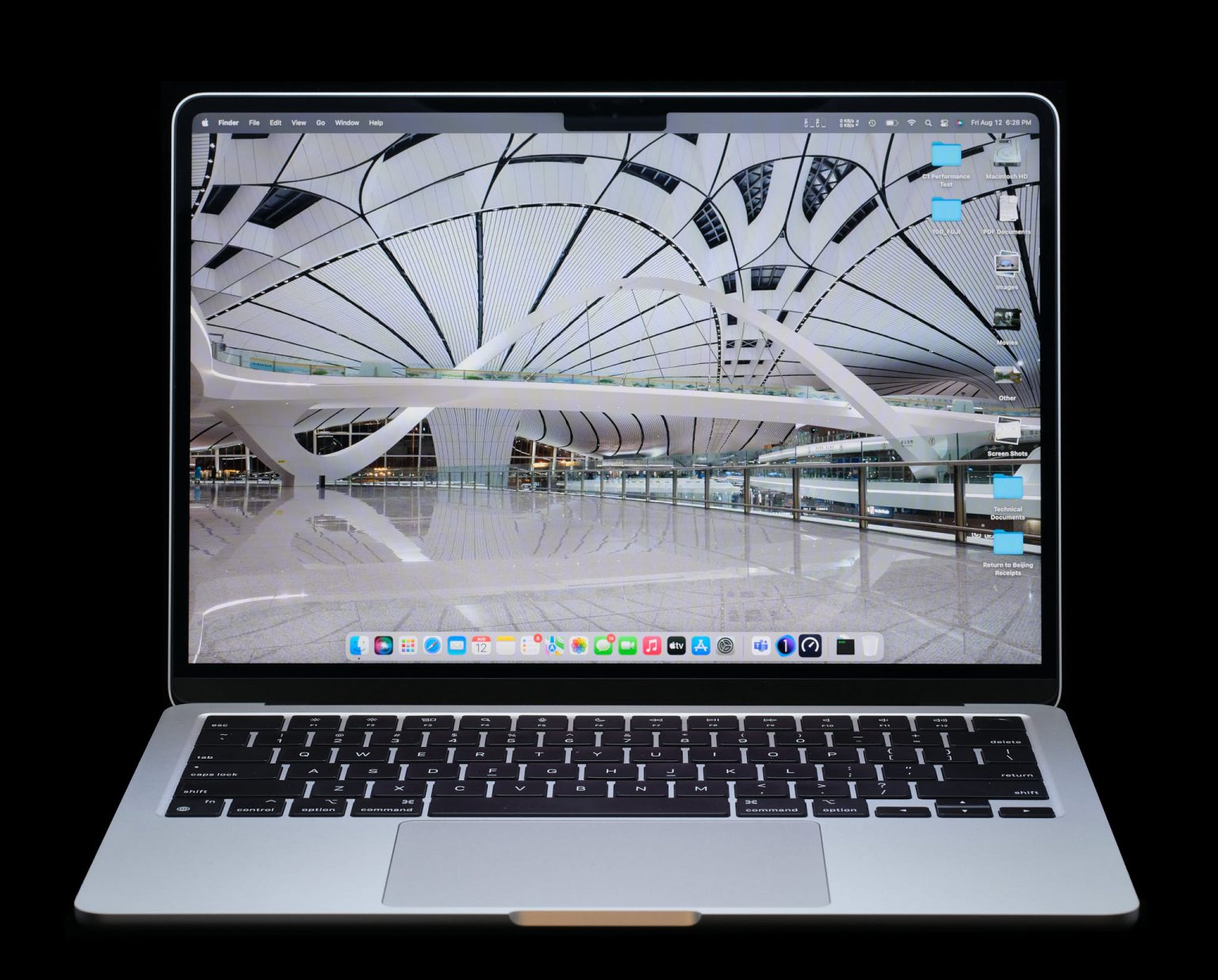 MacBook Air M2 Review for Travel Photography - fcracer.com